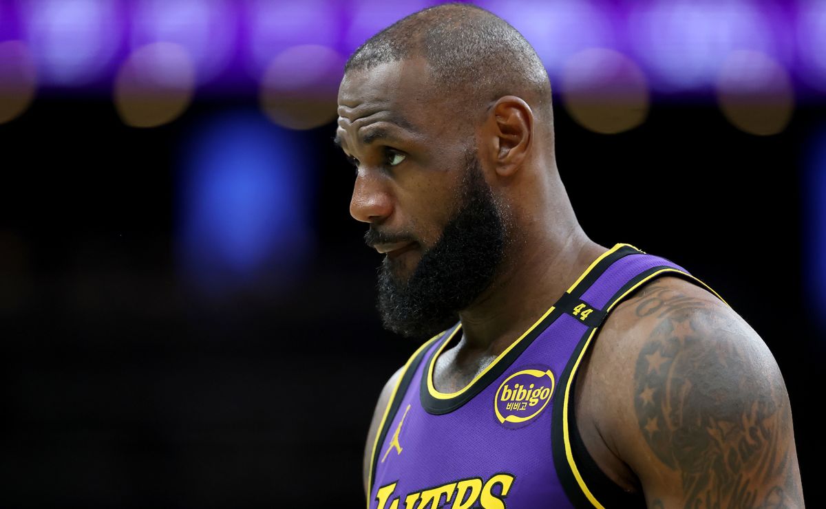 LeBron James names two former NBA stars who revolutionized game, and ...