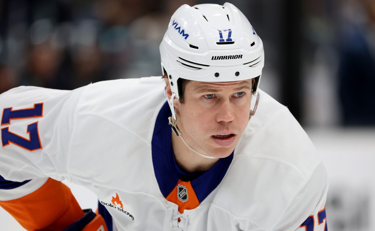 NHL News: Matt Martin sends bold admission on his future with Islanders ...
