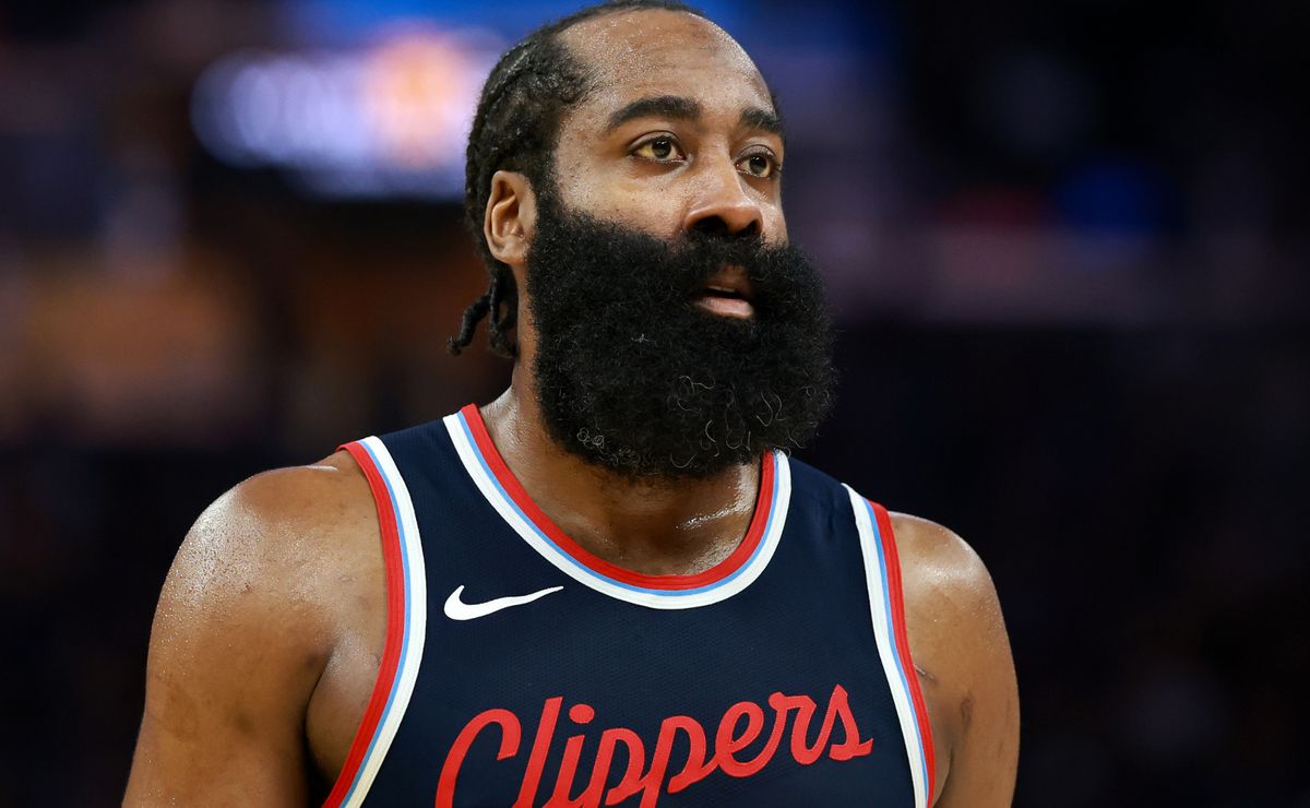 NBA veteran James Harden names his pick for the 2025 MVP Award - Bolavip US