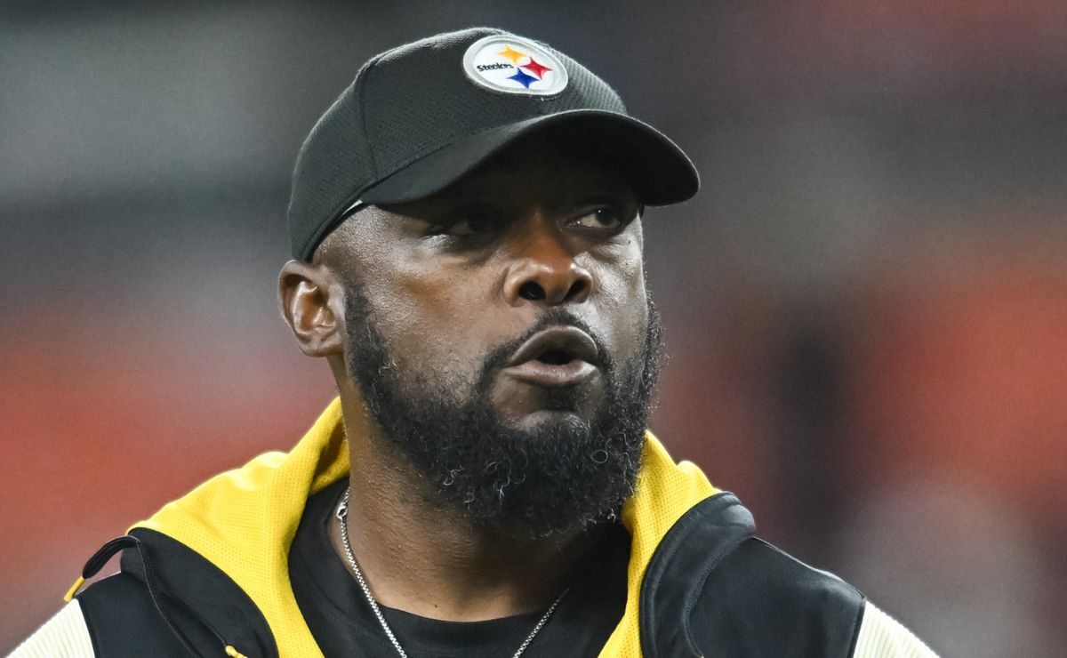 Mike Tomlin and Steelers face quarterback puzzle between Aaron Rodgers ...