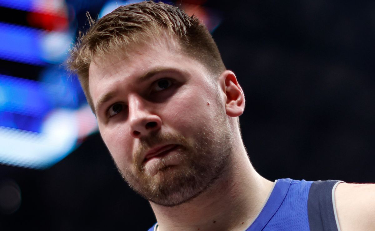 Former Stephen Curry teammate makes surprising take on Mavs GM Nico ...