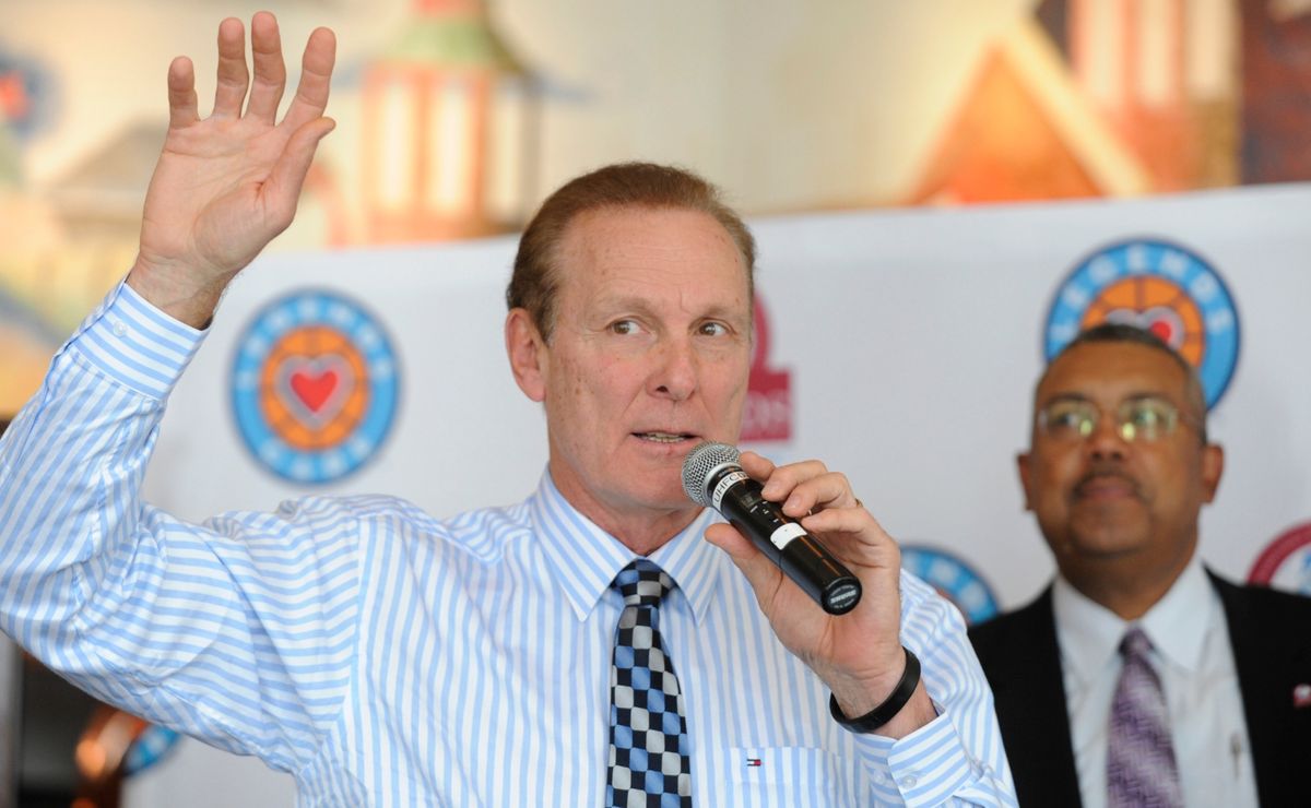 NBA legend Rick Barry slams critics who call Michael Jordan the ...