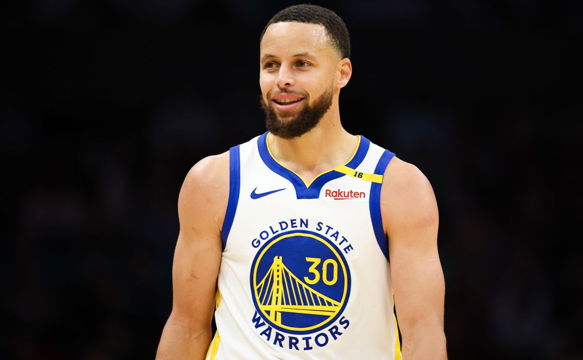 Warriors head coach Steve Kerr delivers high praise on Stephen Curry after his huge performance ...