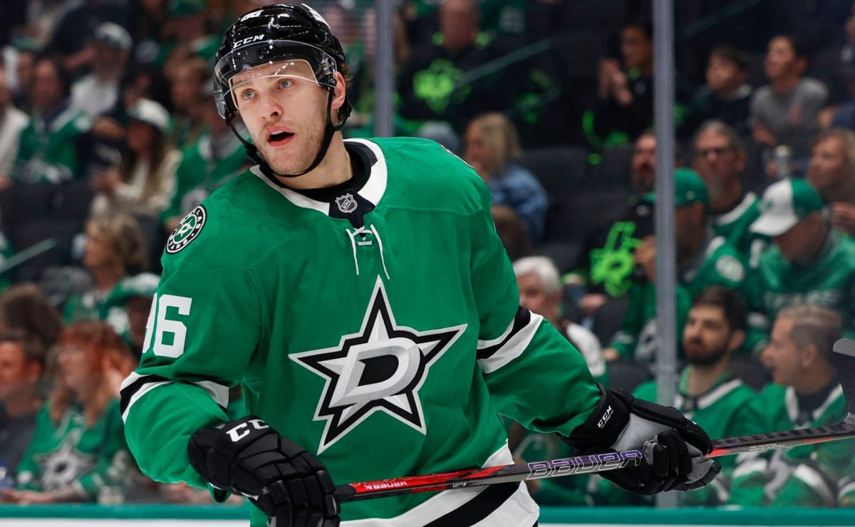 Mikko Rantanen's net worth: How much money does the Dallas Stars player ...
