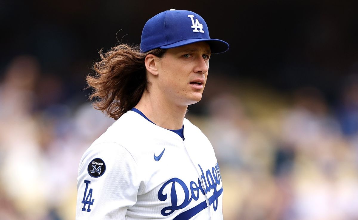 Tyler Glasnow officially out: How many pitchers do the Dodgers have on ...