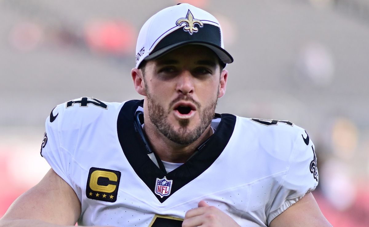 Saints release player amid uncertainty surrounding Derek Carr heading ...