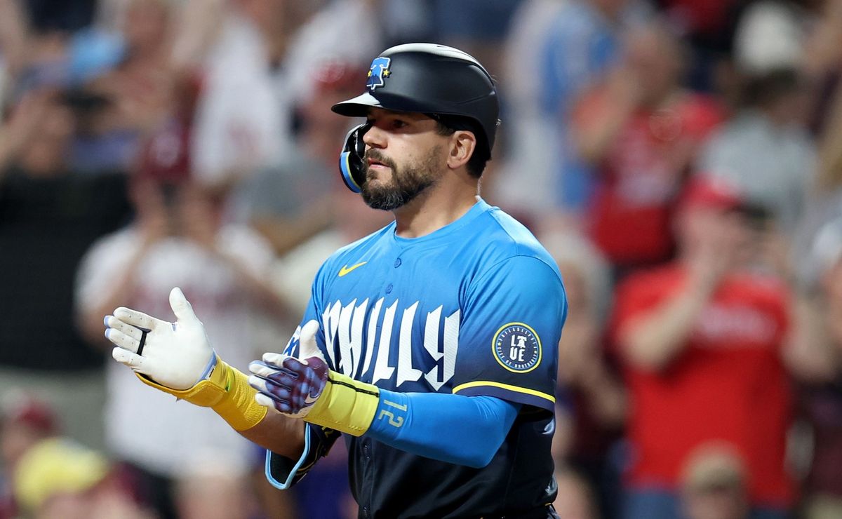 Kyle Schwarber is chasing a Phillies legend to break a 43-year-old ...