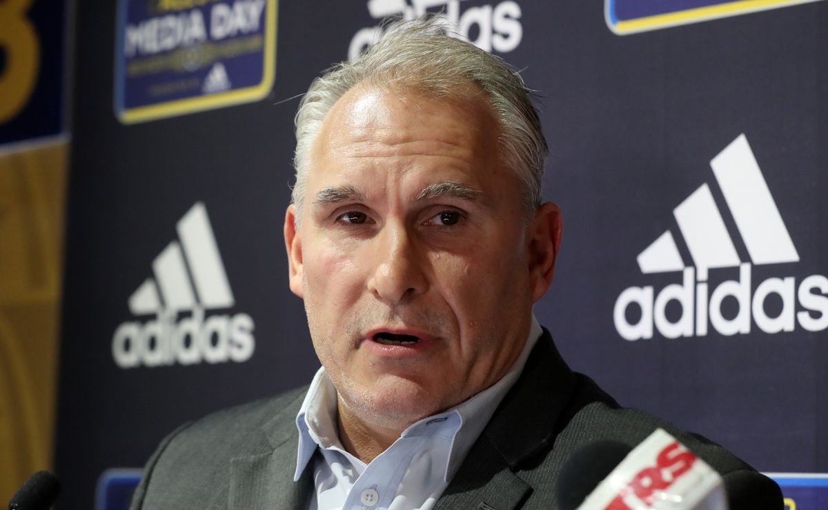 Maple Leafs HC Craig Berube reacts to Matthew Tkachuk and William ...