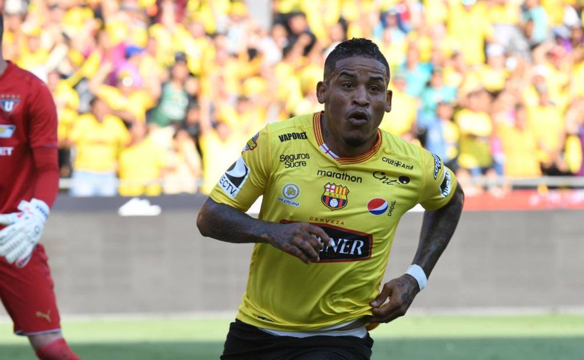 Revancha en primera: Michael Arroyo, en planes de este club del ...