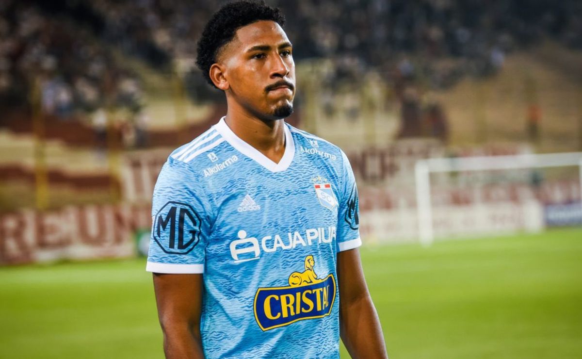 Jesús Castillo, el más criticado ante Emelec: los hinchas le perdieron ...