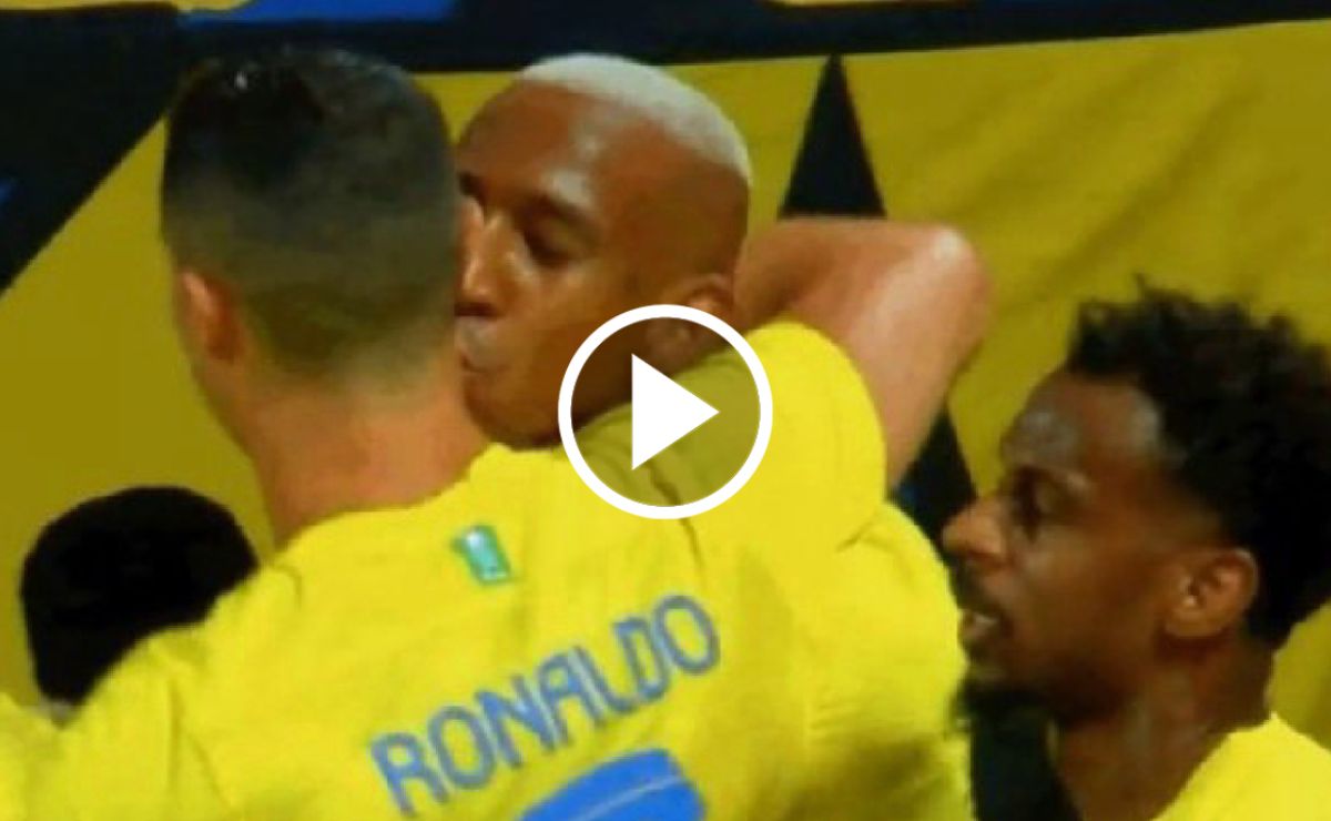 El beso de Talisca a Cristiano Ronaldo en Al Nassr vs. Shabab Al Ahli