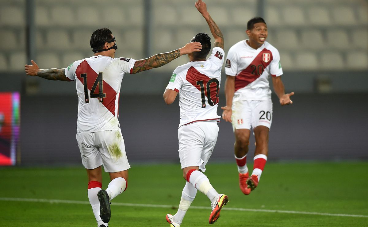 Christian Cueva y Edison Flores desean volver a la Selección Peruana
