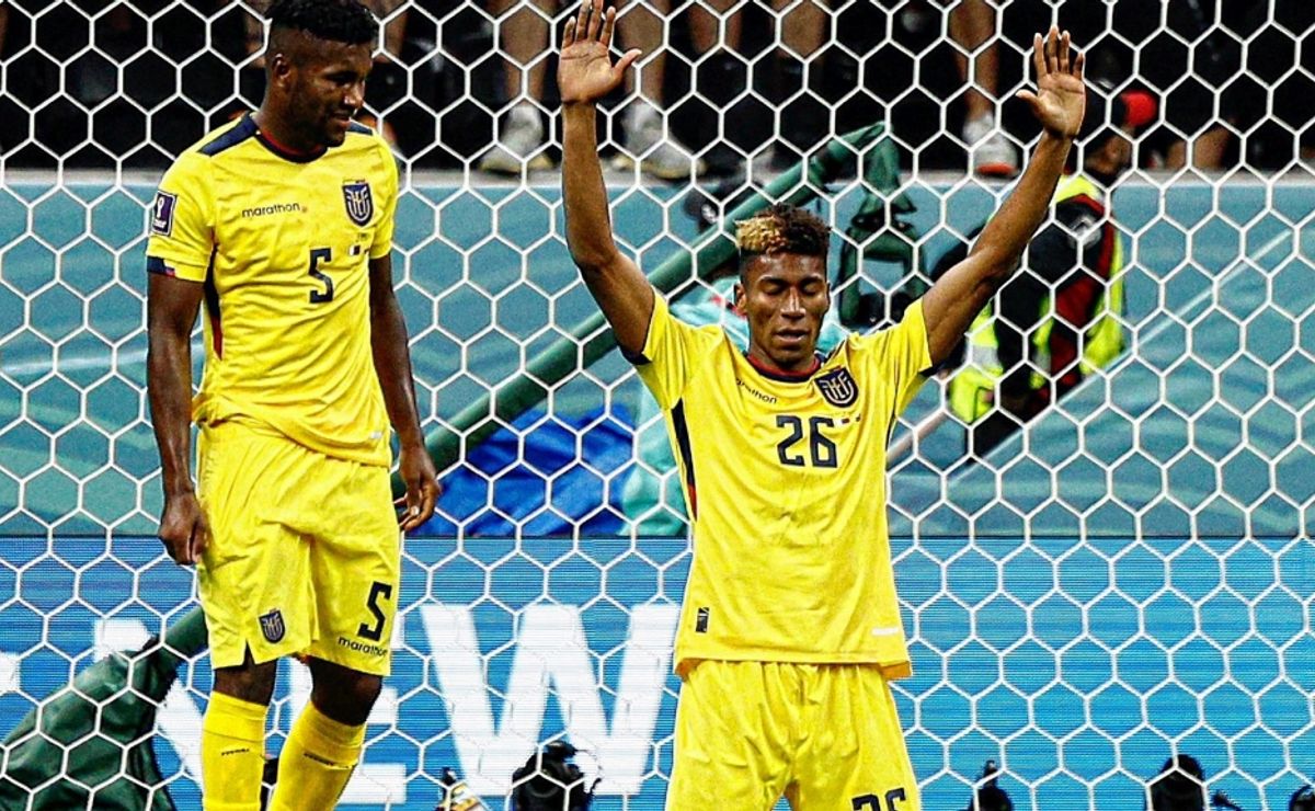 (VIDEO) La bajó y sacó el remate: Kevin Rodríguez casi marca la primera ...