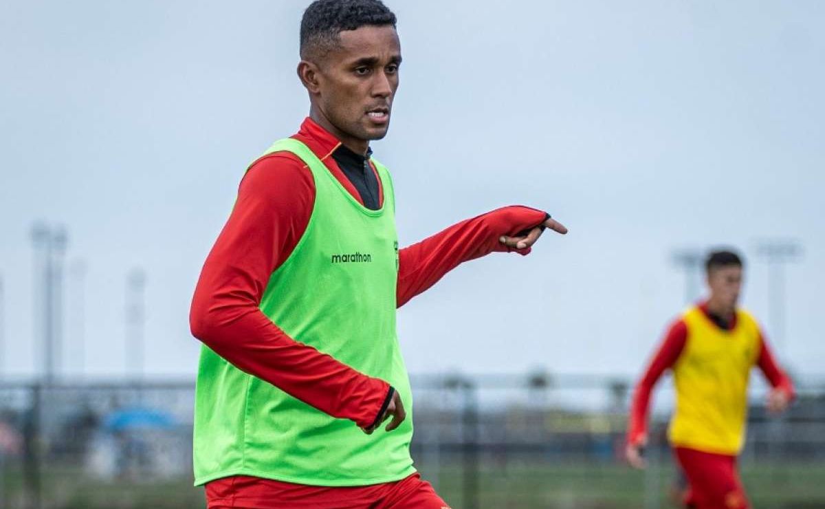 Fidel Martínez marca su primer gol con El Nacional - Bolavip