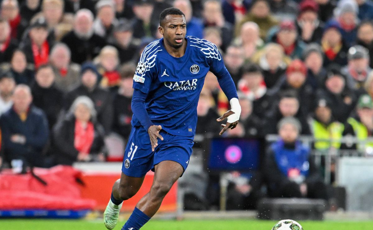 Brilló contra el Liverpool y esto le paga el PSG a William Pacho - Bolavip