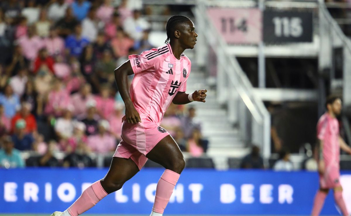 Allen Obando casi marca un golazo en su debut en el Inter Miami - Bolavip