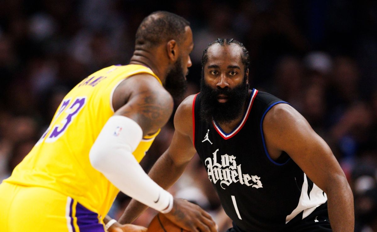 El intercambio de los Lakers para darle un Big-3 a LeBron con James Harden y Anthony Davis ...