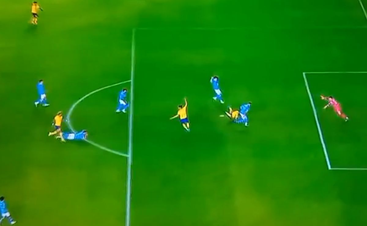 América anotó el 4-3 final ante Cruz Azul luego de un polémico penal y ...