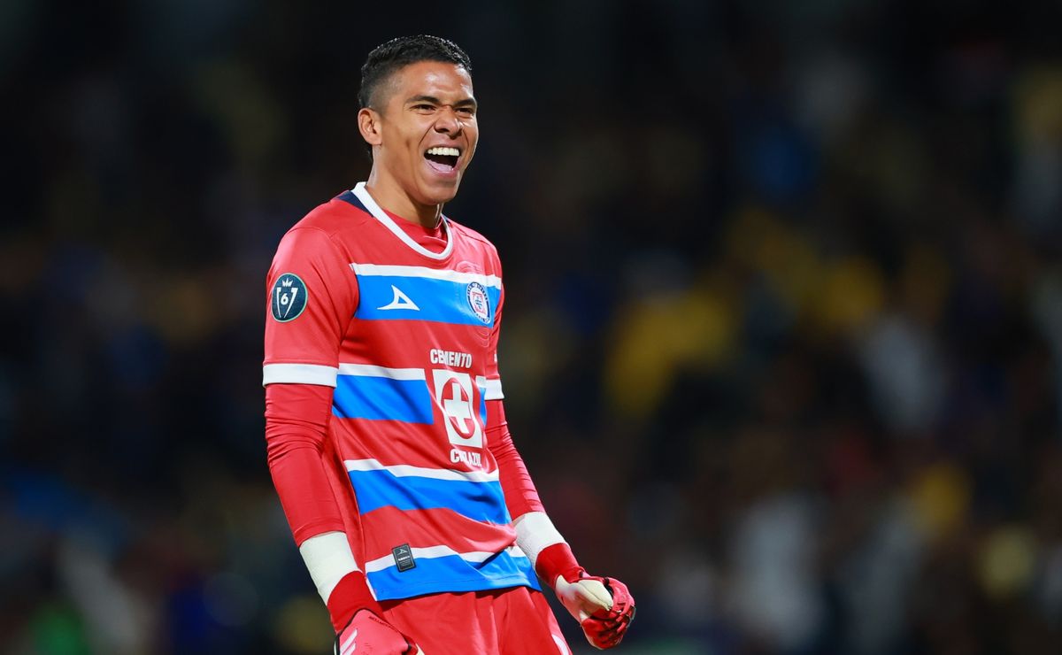 El lujo de Kevin Mier ante Zendejas que se hizo viral