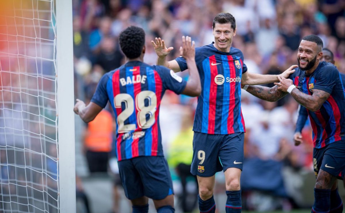 Barcelona con doblete de Robert Lewandowski destruyó al modesto Elche - Bolavip Peru