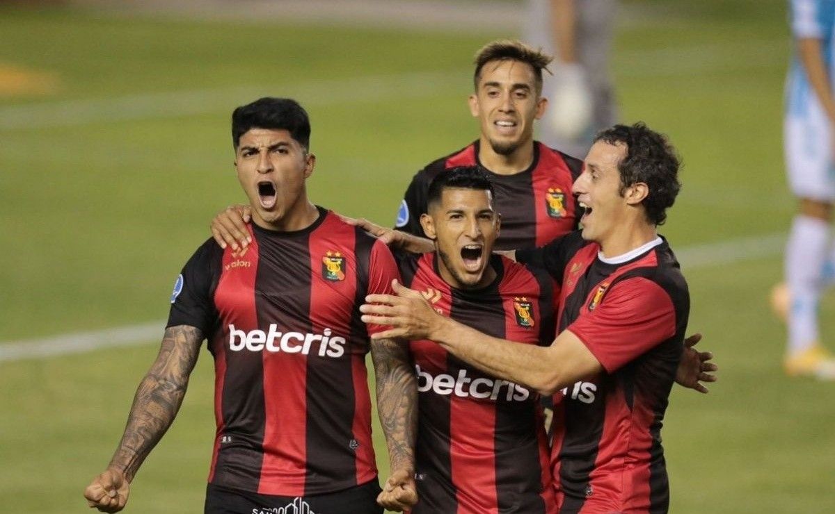 Fue figura de la Liga 1 2022 con FBC Melgar, pero ya es jugador 'Crema ...