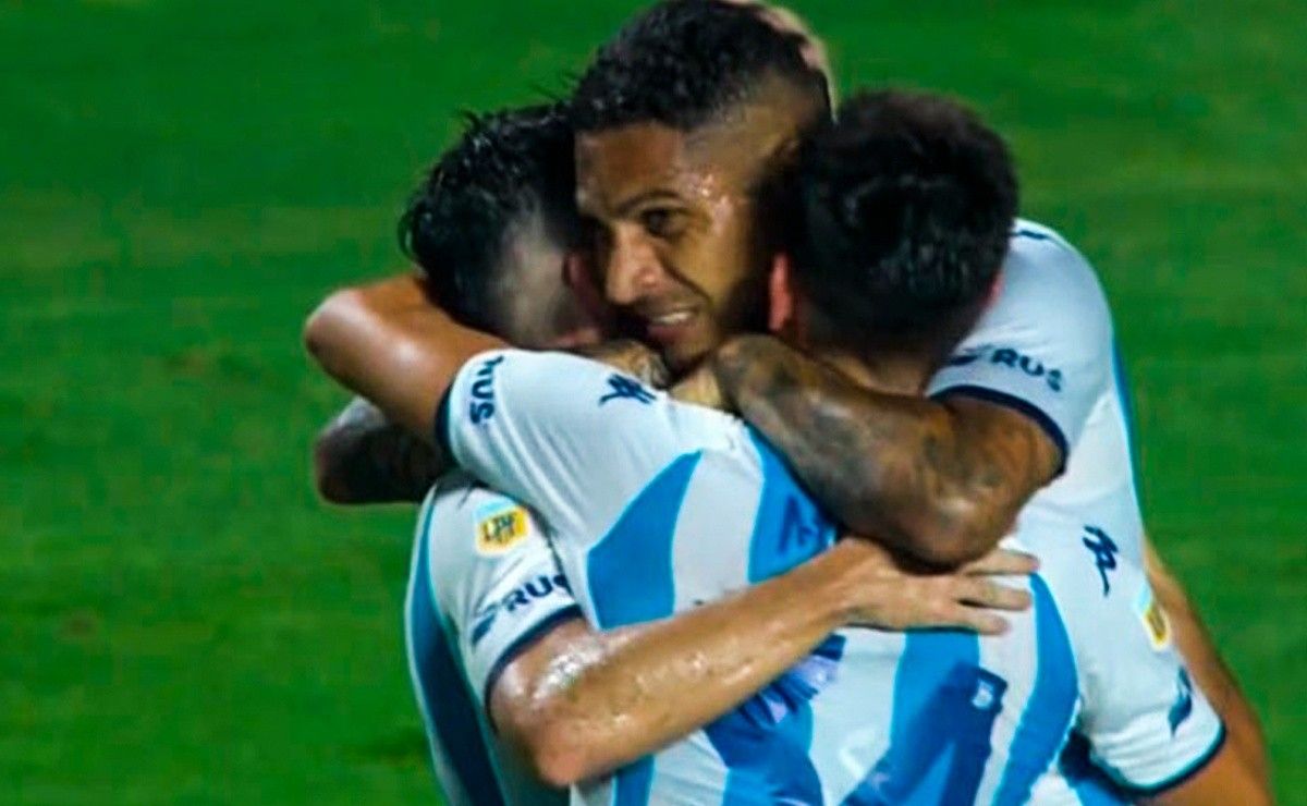 ¡Paolo en modo Depredador! Peruano marcó golazo para triunfo de Racing ...
