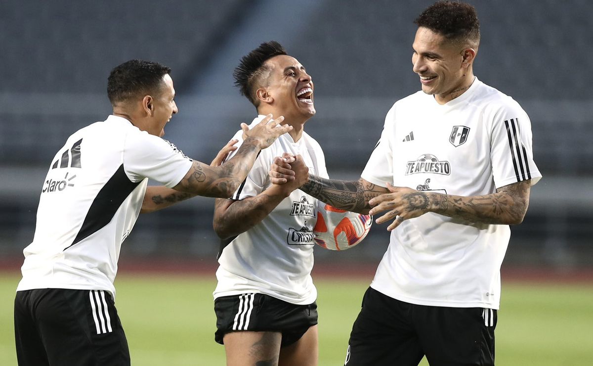 Selección Peruana publica risas e hinchas los critican en comentarios ...
