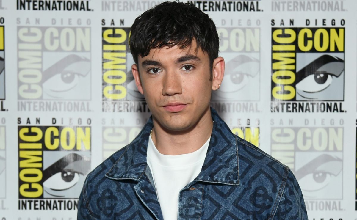 Is Archie Renaux single or dating? All about his current love life ...