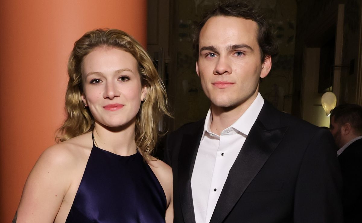 Are Alex Neustaedter and Isabela Ferrer dating? Here, their love life ...