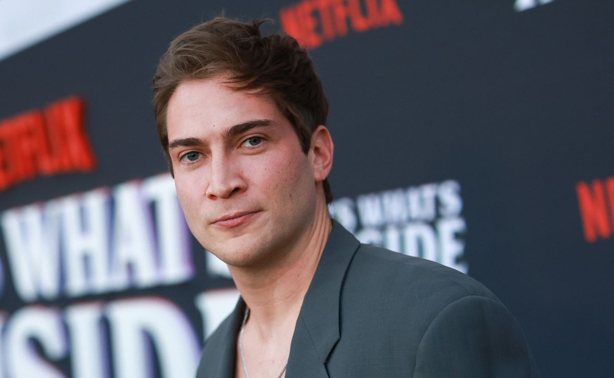 Is James Morosini single? 'It's What's Inside' actor's dating status ...