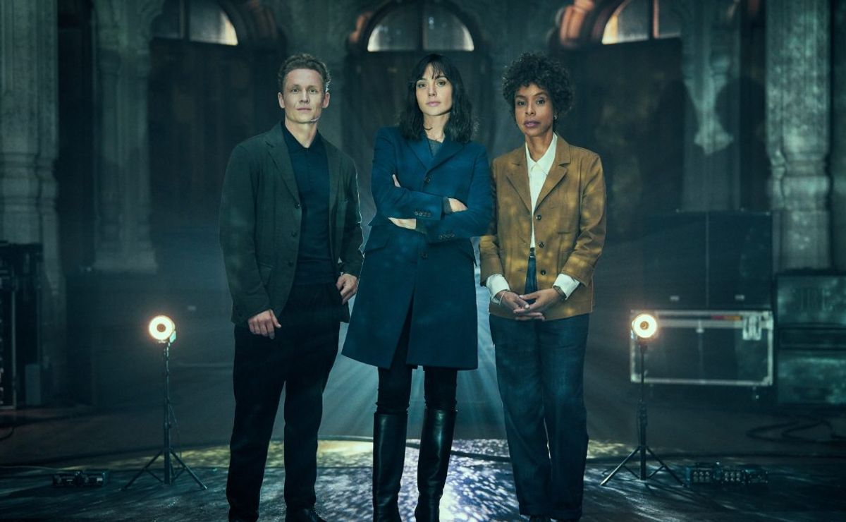 Reseña de Agente Stone, un thriller de espías brutal e inteligente con ...