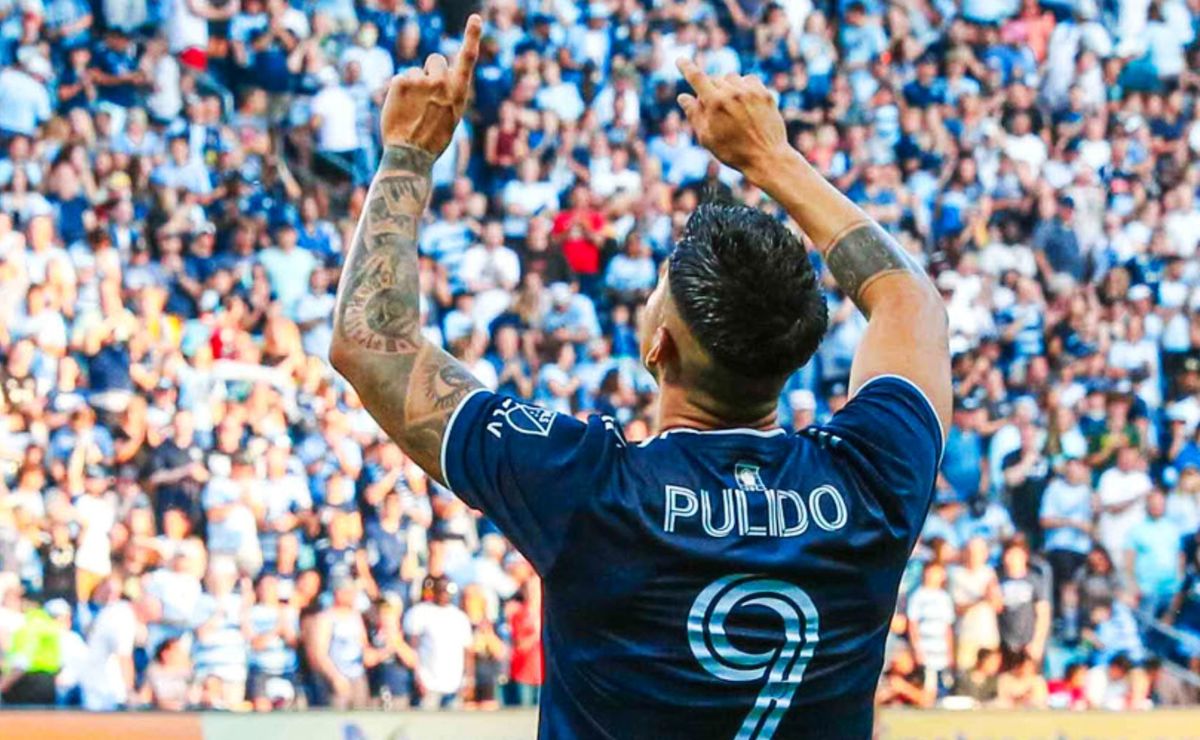 La oferta de Cruz Azul por Alan Pulido, ¡supera la de Chivas! - Vamos Azul