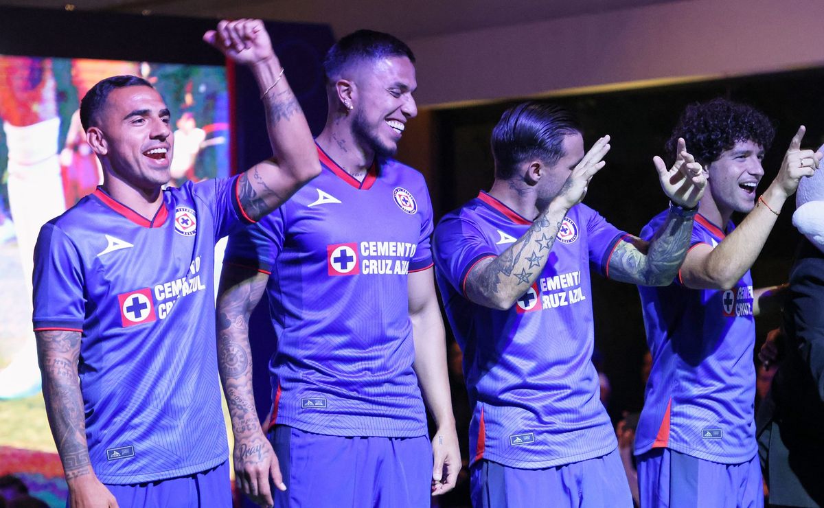 Confirmado: Cruz Azul estrenará uniforme en su presentación en el ...
