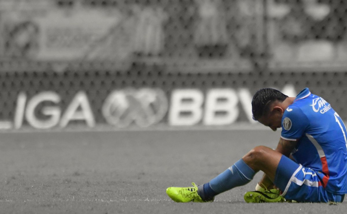 Una vez más, el futbolista vive una pesadilla en Cruz Azul - Vamos Azul