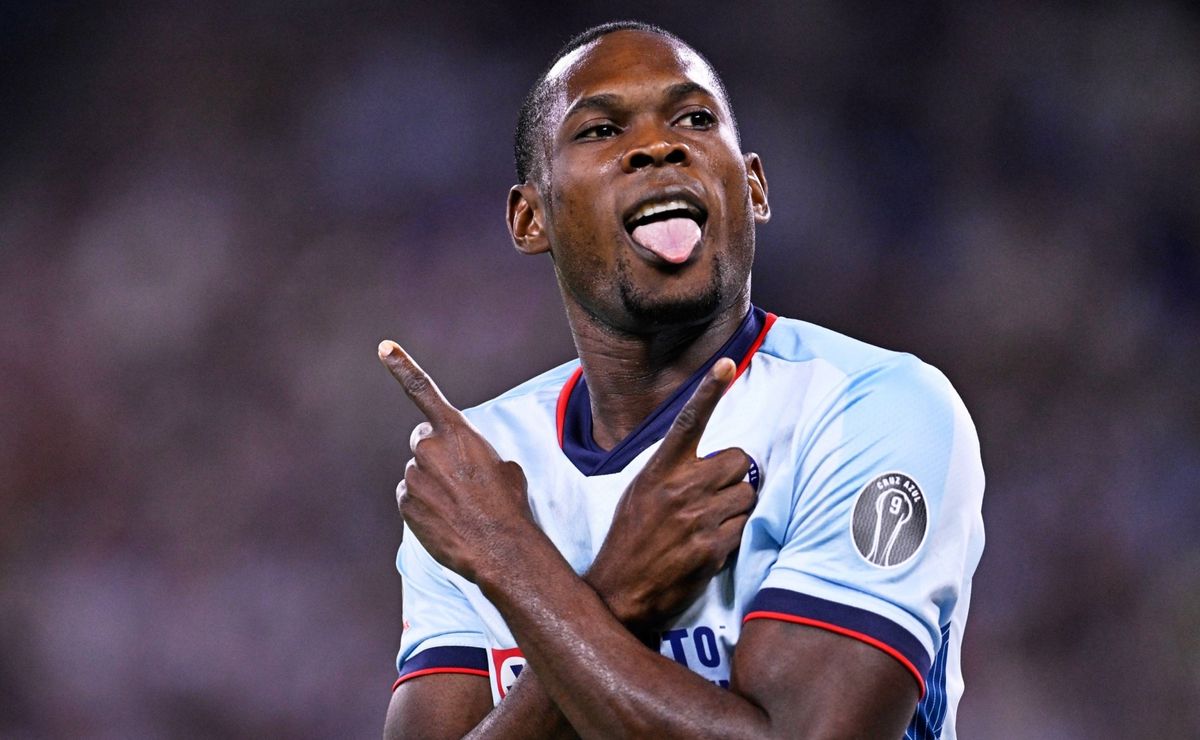 ¡LOS CALLÓ A TODOS! Afición de Cruz Azul hace fila para pedirle perdón ...