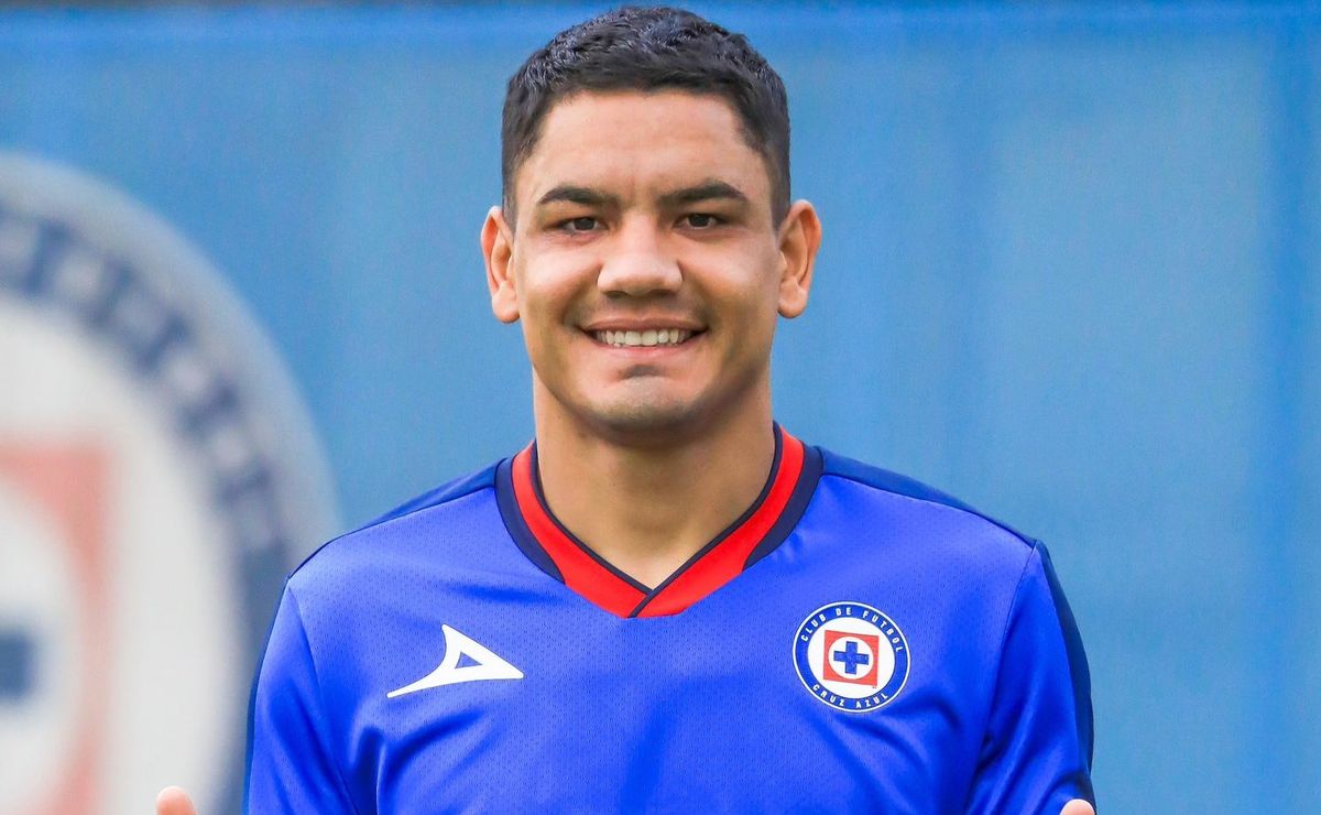 Cruz Azul presenta a su tercer refuerzo: Toro Fernández - Vamos Azul