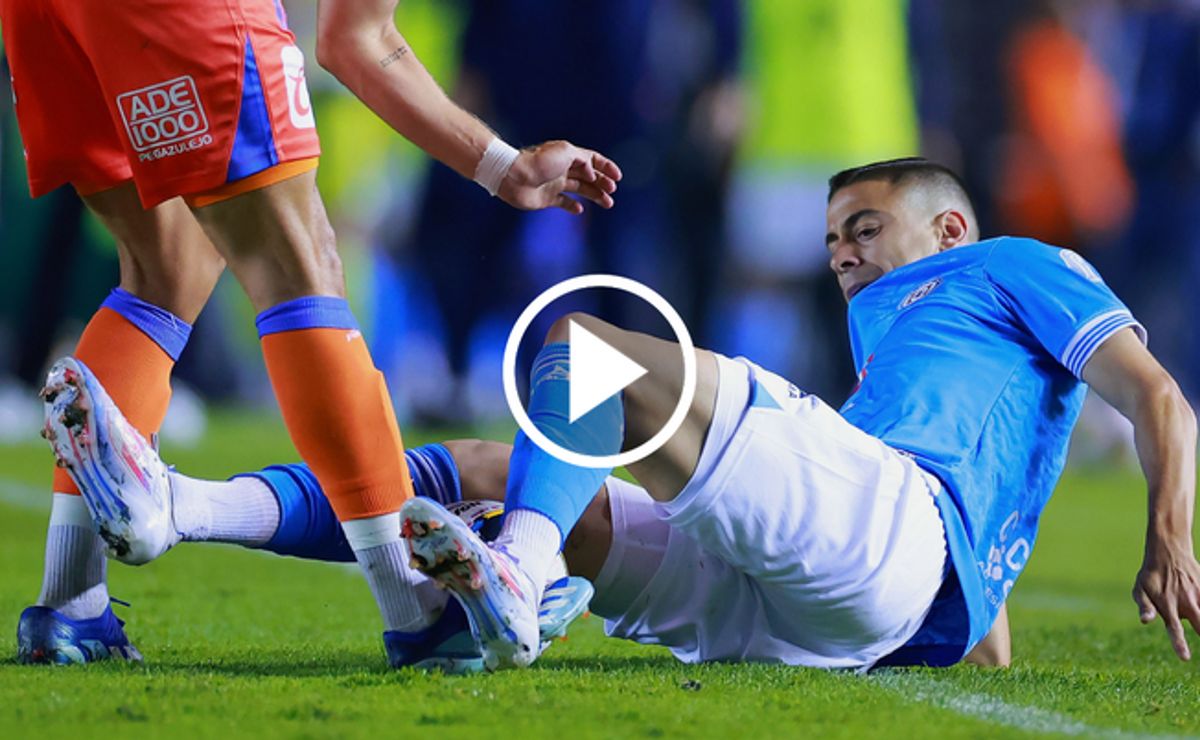 Cándido duró 5 minutos y vio la roja en el debut de Cruz Azul - Vamos Azul