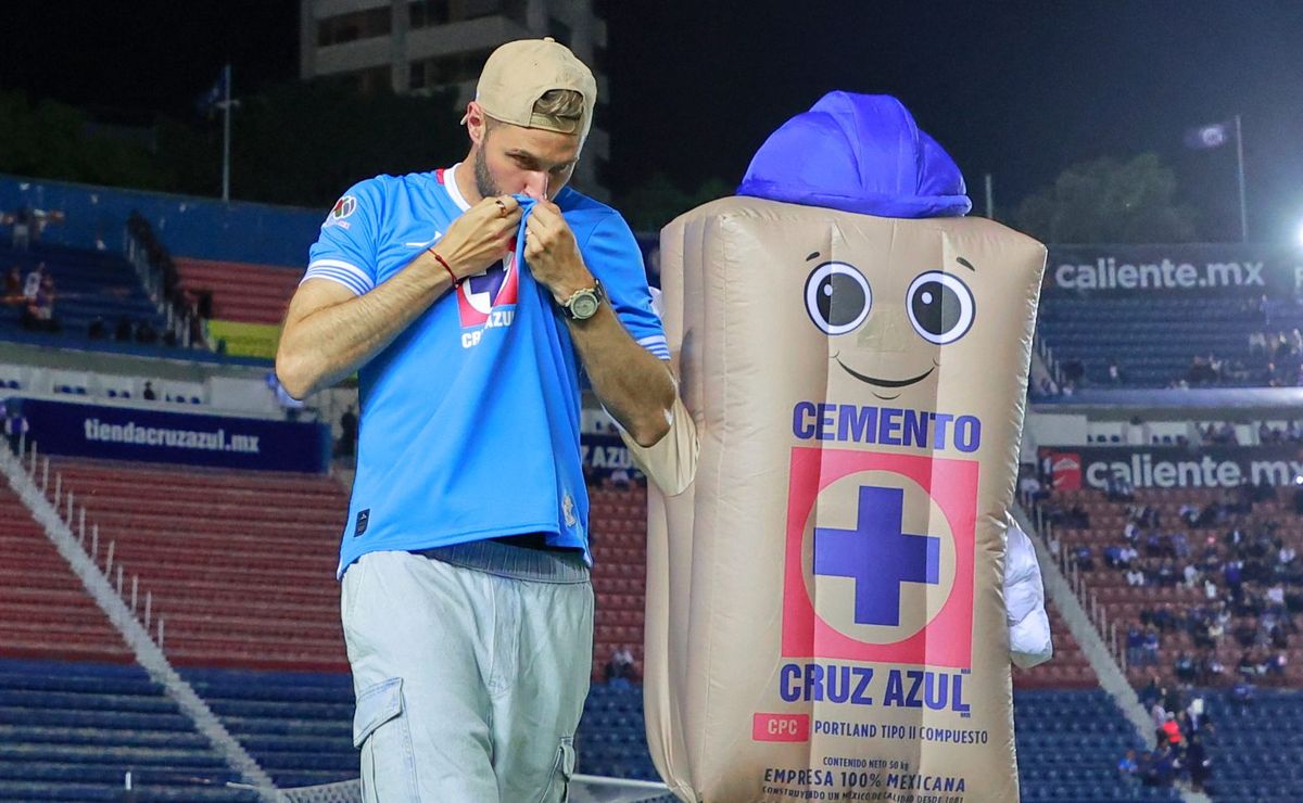 Cruz Azul promete sorpresa con Cruz Azulito: costalito y la bolsa ...