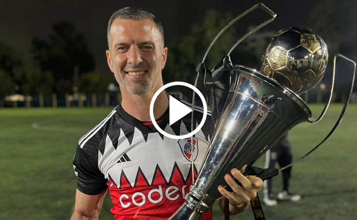 Tito Villa, campeón y goleador con la playera de ¡River Plate! - Vamos Azul