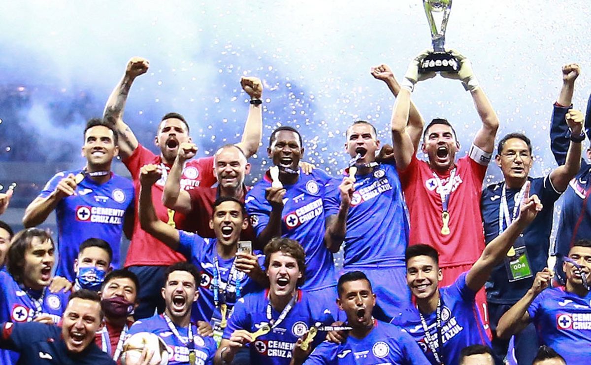 Fue Campeón de Cruz Azul en la novena, se retiró de las canchas y ahora ...