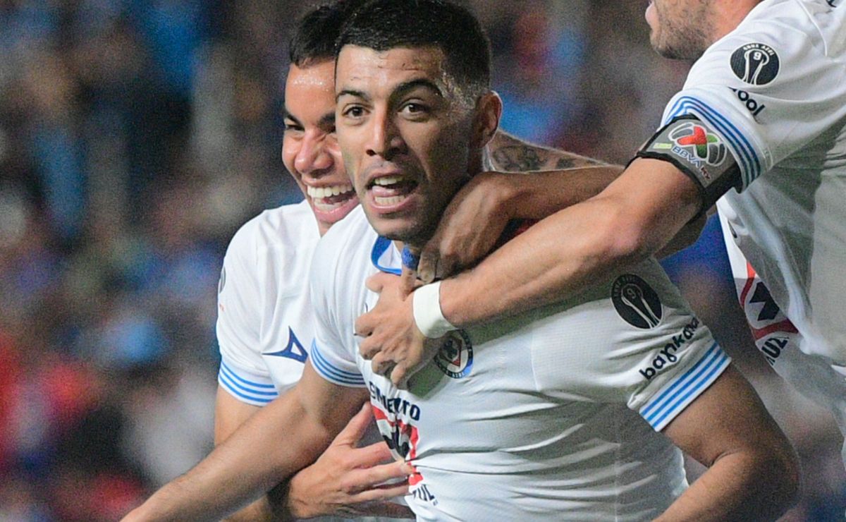 Confirman la decisión final de Erik Lira a poco de vencer su contrato ...