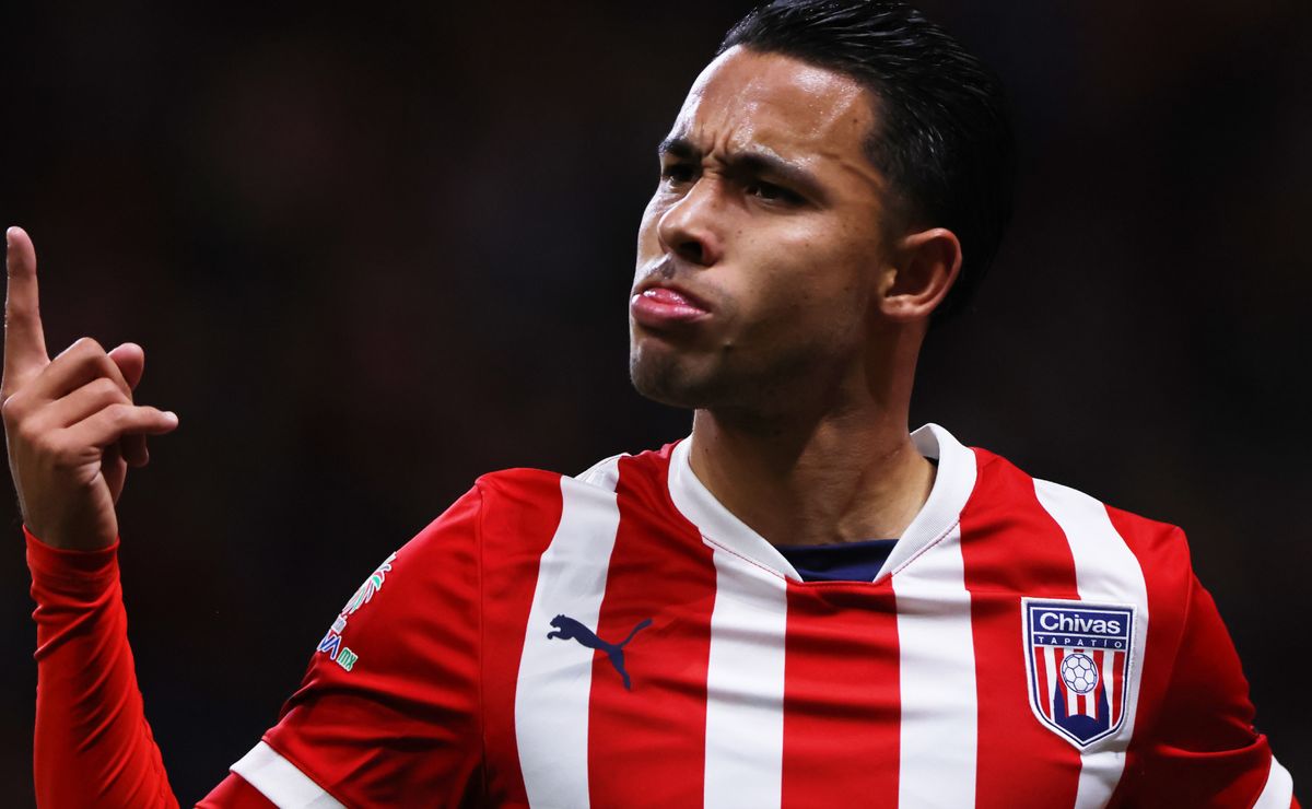 Los millones que Cruz Azul debería darle a Chivas por Benjamín Sánchez