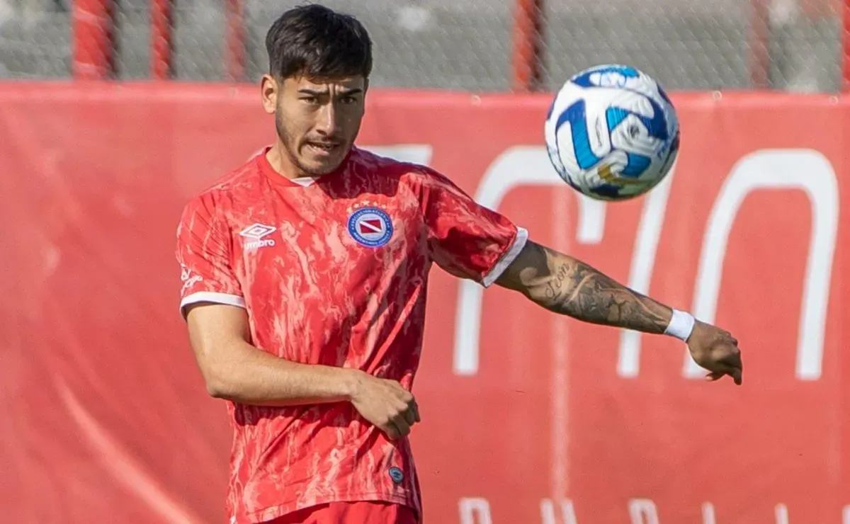 River insiste por Román Vega: así están las negociaciones
