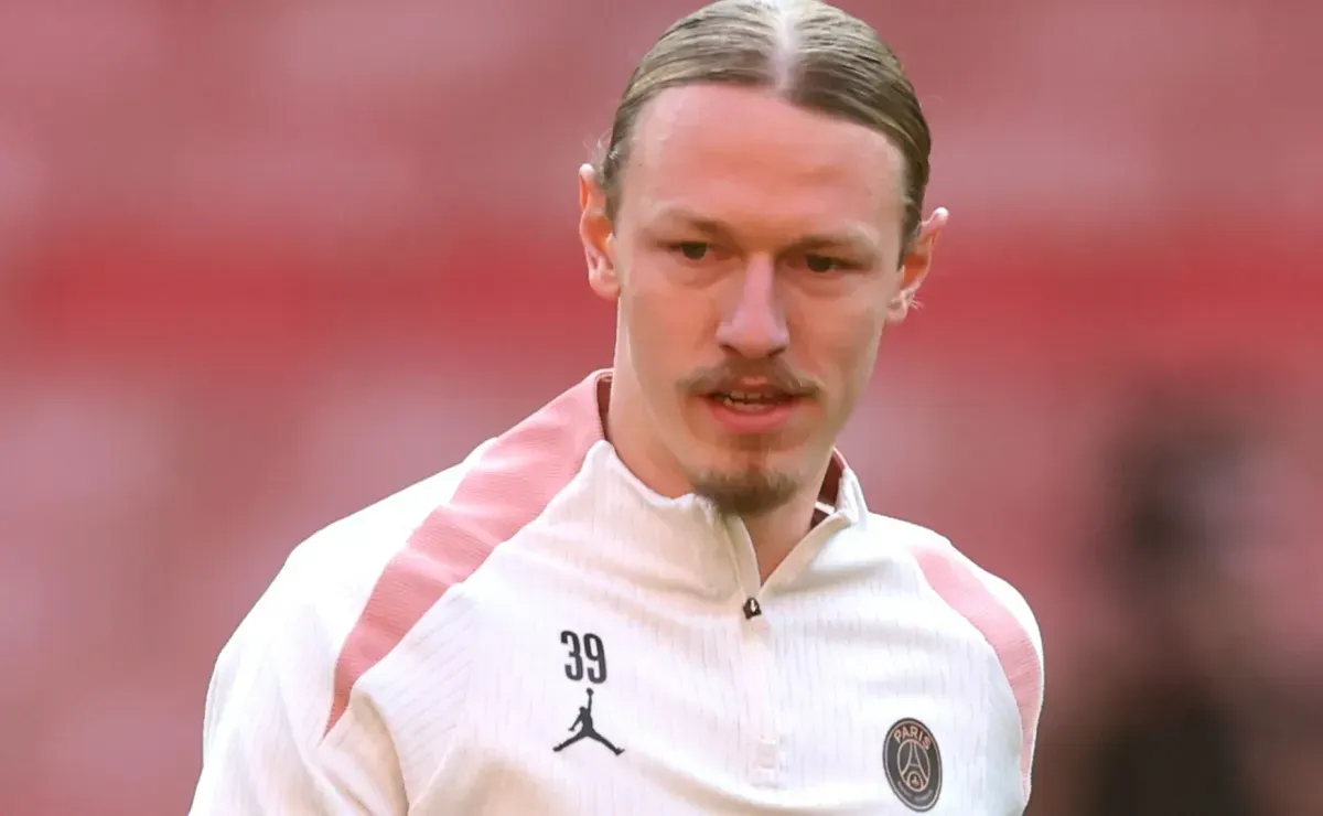 Quién es Matvéi Safónov, el arquero que atajó 4 penales para que PSG sea campeón de la Copa ...