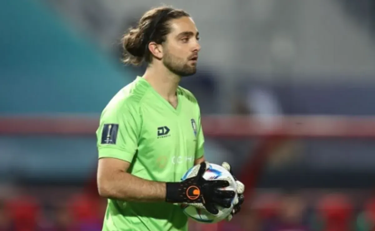 Conor Tracey do Auckland rouba a cena contra o Bayern no Mundial