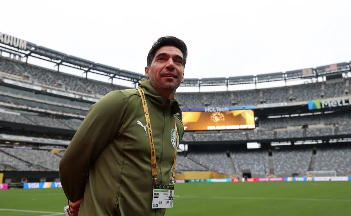 Abel revela que contrariou auxiliares para entrada de Flaco