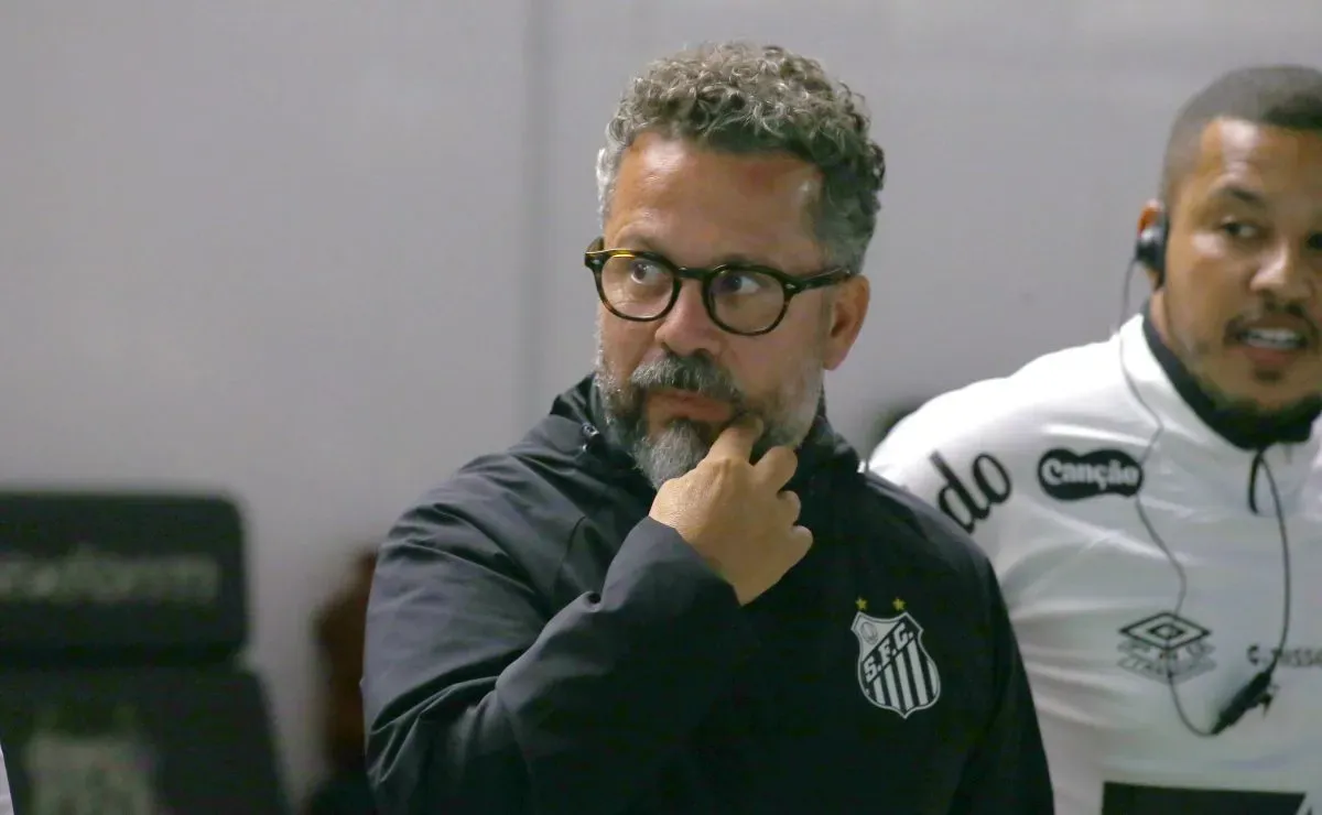 Cleber Xavier exalta Neymar e explica formação na vitória do Santos no ...
