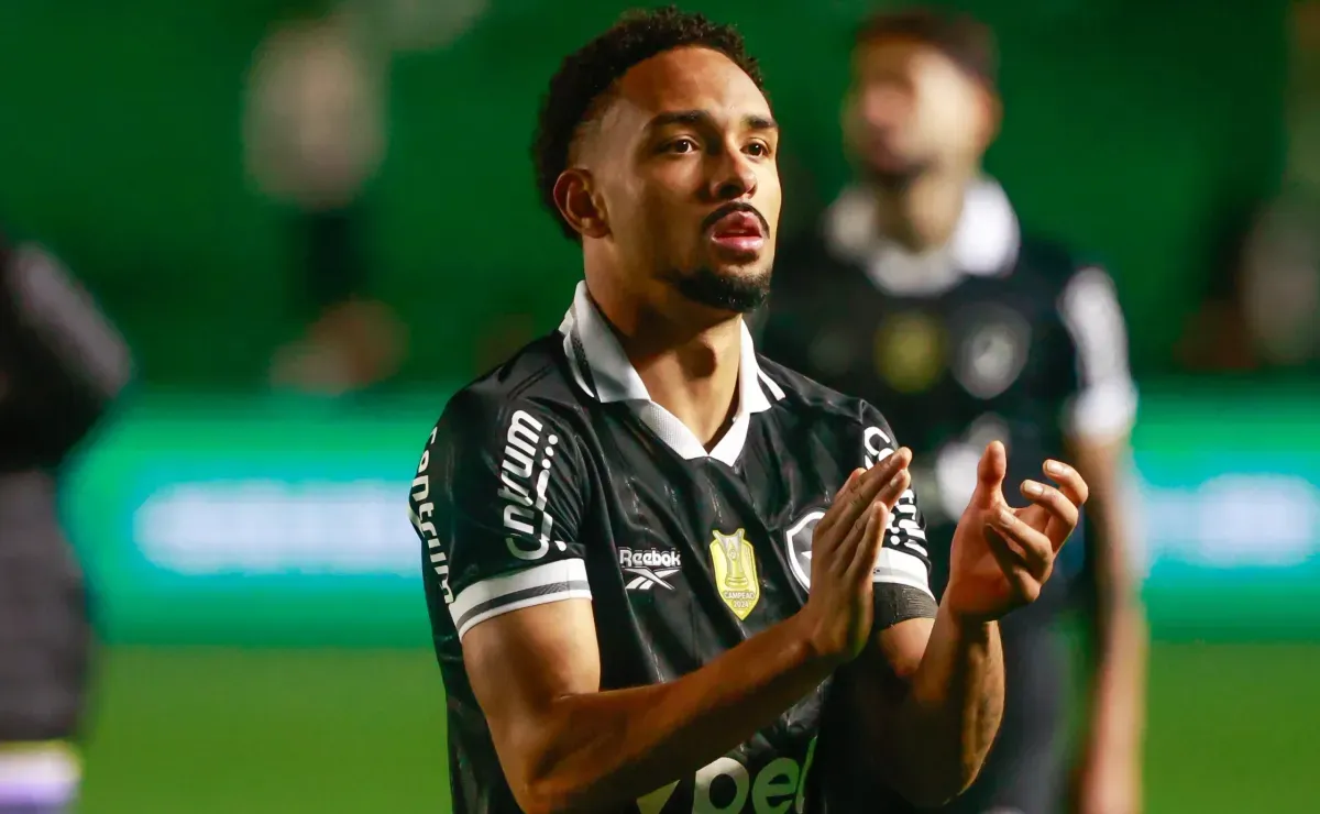 Vitinho é o 100º jogador do Botafogo a vestir a camisa da Seleção ...