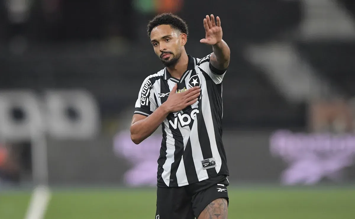 Vitinho, do Botafogo, deve ser titular novamente na Seleção Brasileia