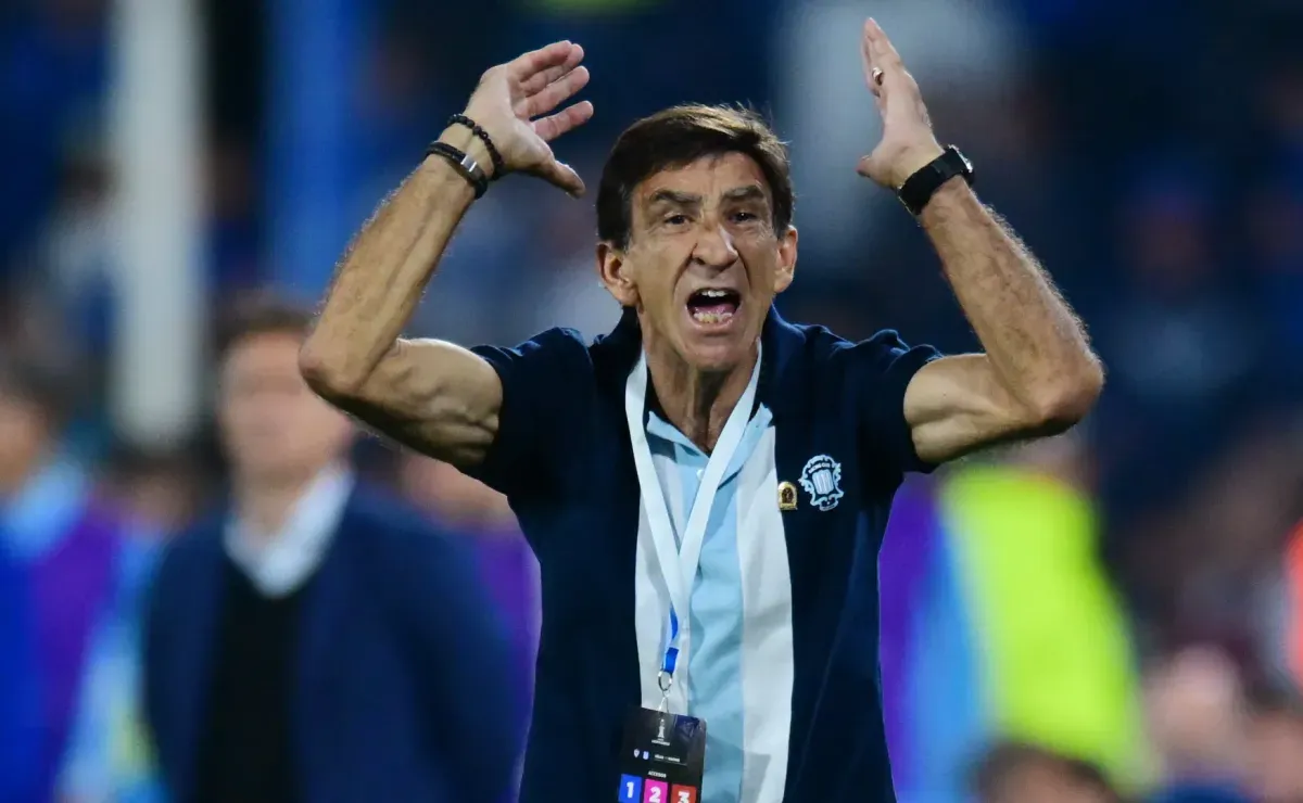 Desfalques do Racing: Gustavo Costas tem 4 baixas para encarar o Flamengo